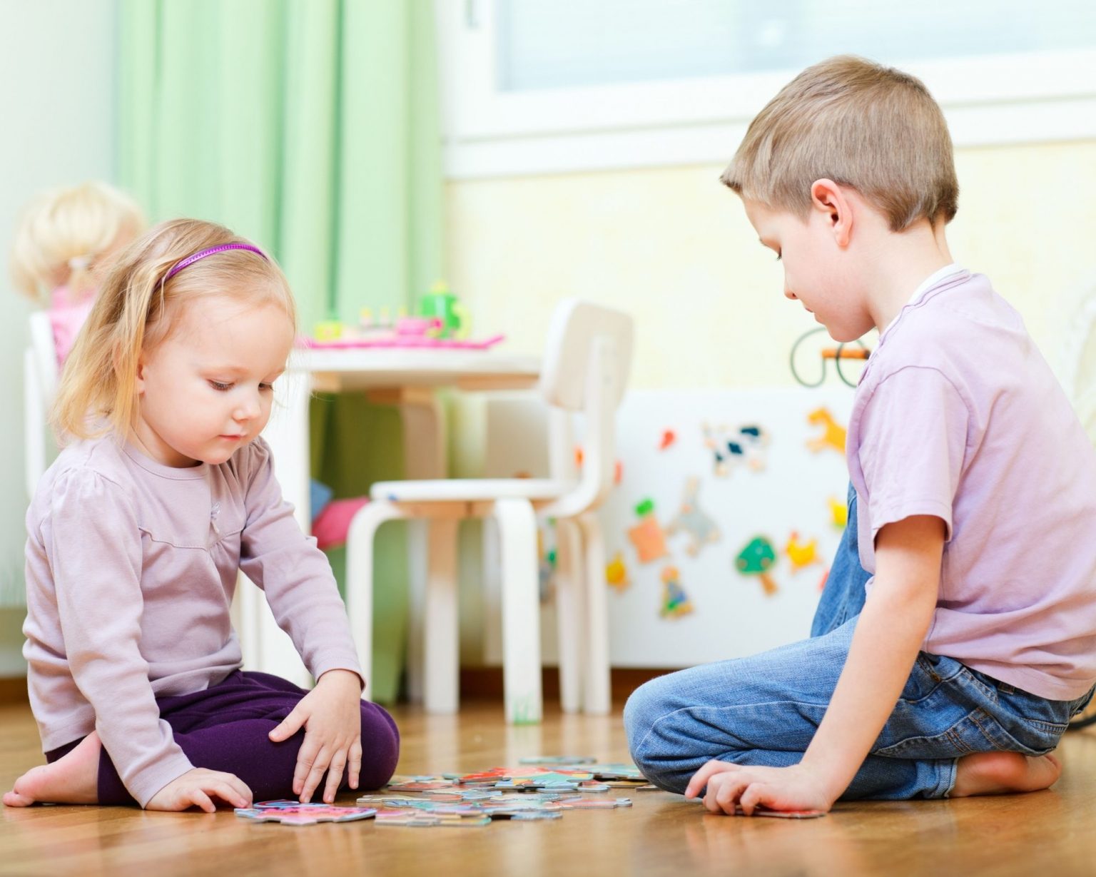 15 Quick Tips & Activities for Teaching Independence in Preschoolers